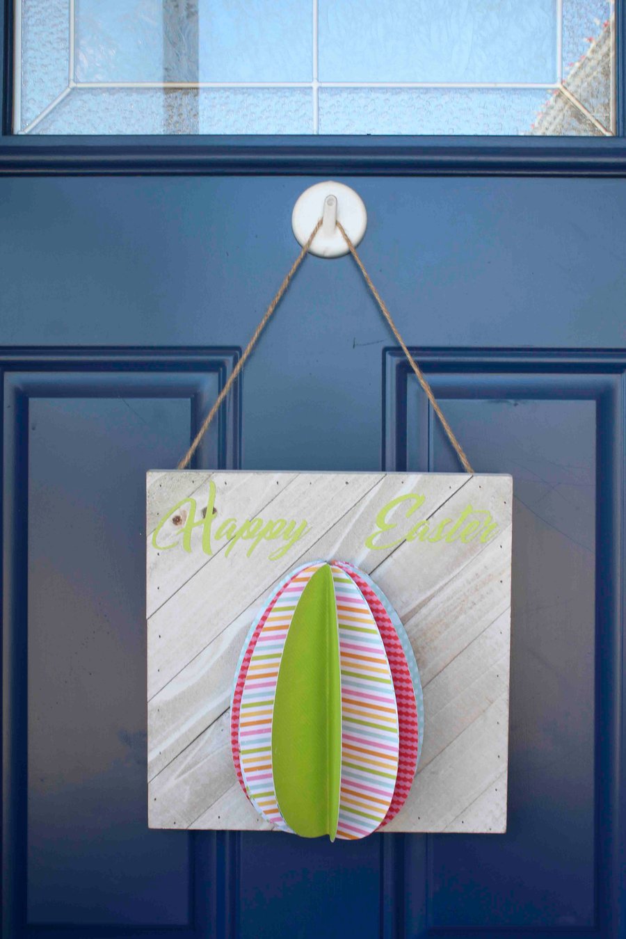 'Happy Easter' Egg Decor