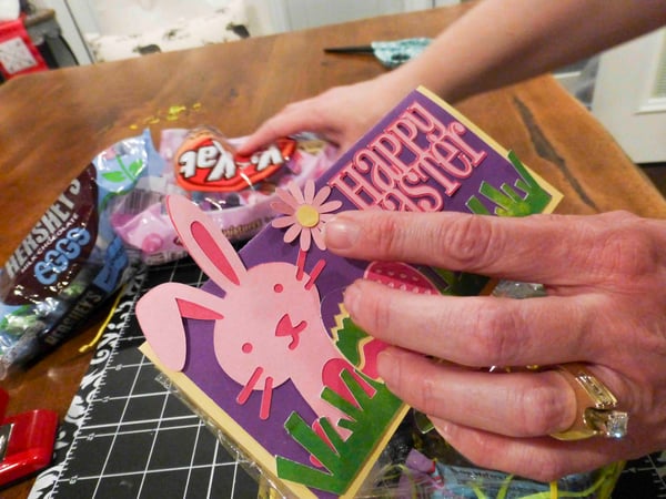 'Happy Easter' Treat-Bag Topper