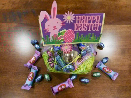'Happy Easter' Treat-Bag Topper
